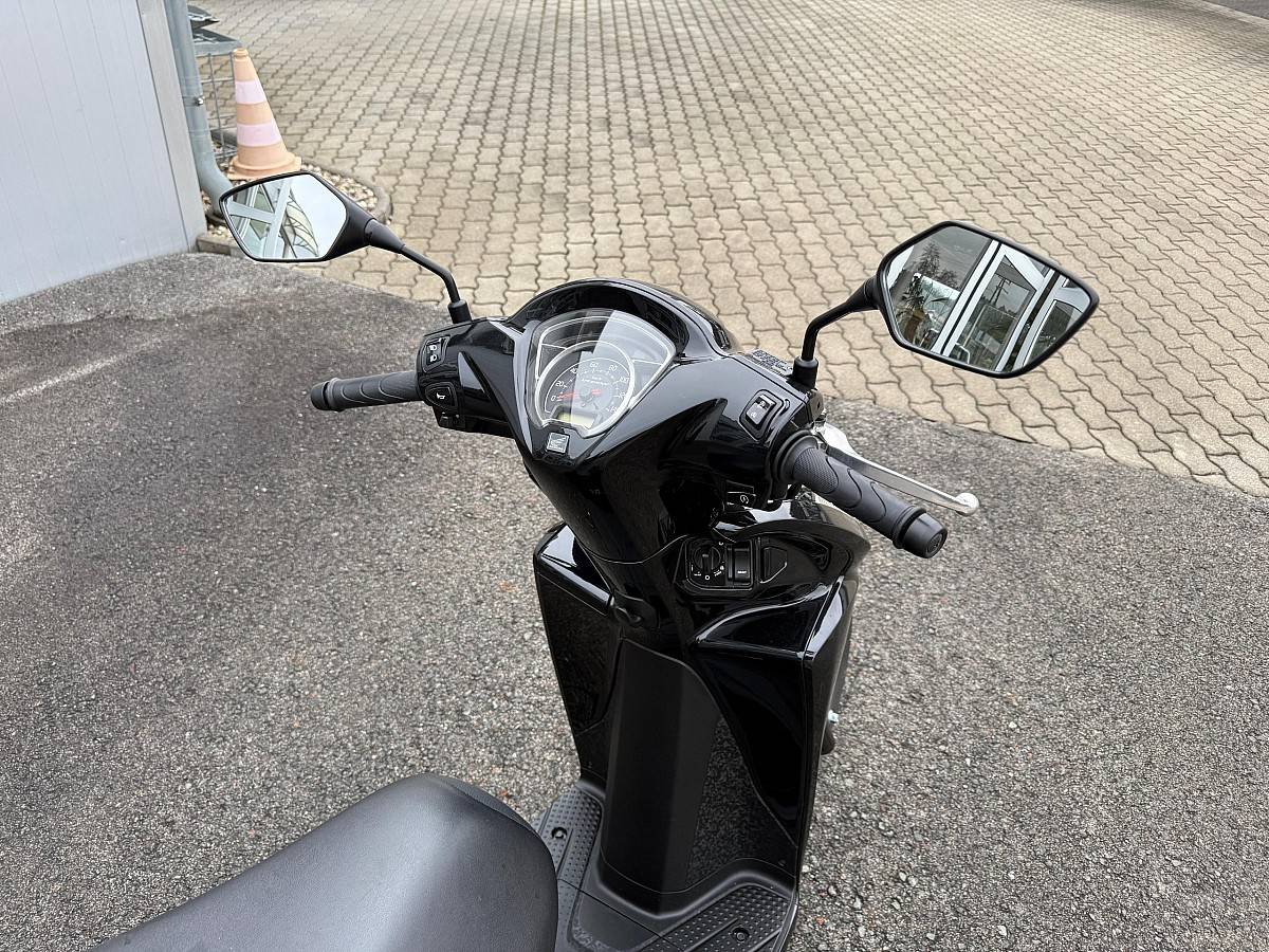 Honda Vision 110 inkl. Top Box Roller / Scooter - willhaben
