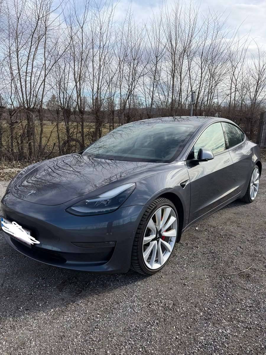 Tesla Model 3 Performance AWD Limousine, 2021, 118.000 km, € 26.250 ...
