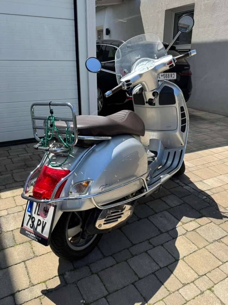 Vespa 125 GTS Roller / Scooter - willhaben