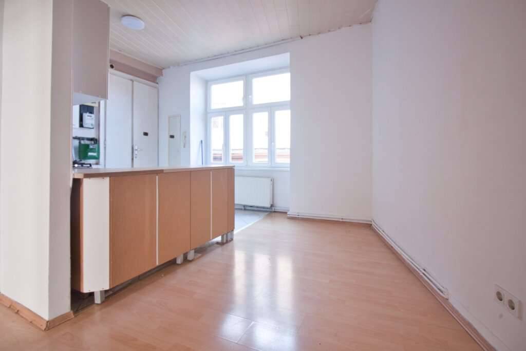 Wohnen im 1. Stadlauer Kino Theater | Genochplatz | 300 m zur S-Bahn ...
