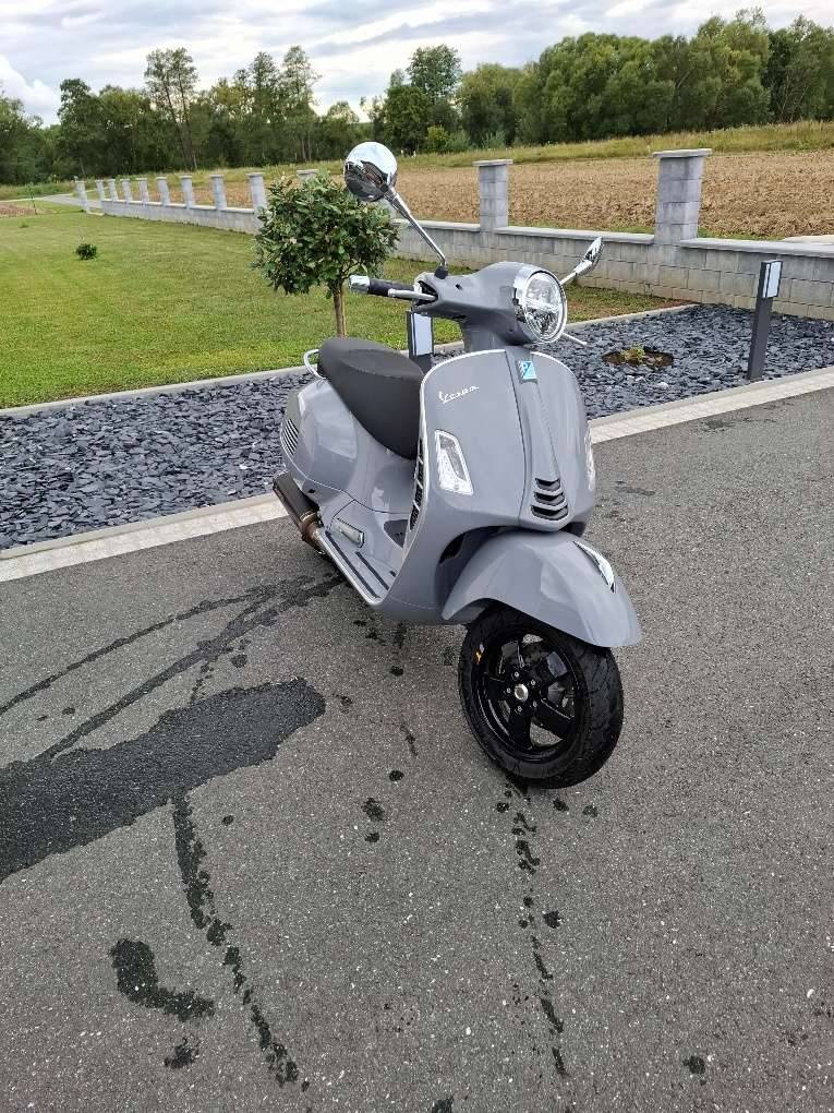 Vespa GTS Roller / Scooter - willhaben