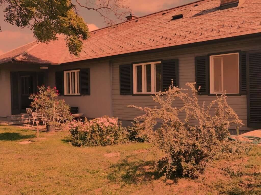 Sonnendurchfluteter , komplett renovierter Bungalow mit romantischem ...