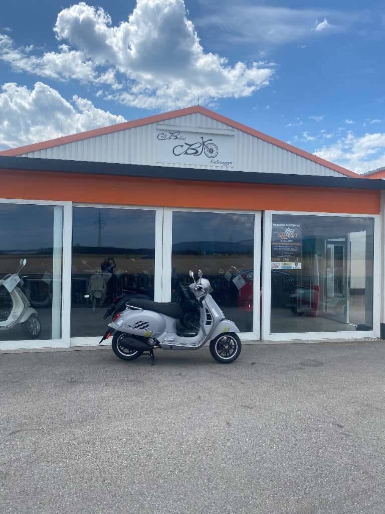 Vespa GTS 300 ST HPE RST ABS E5 Roller / Scooter - willhaben