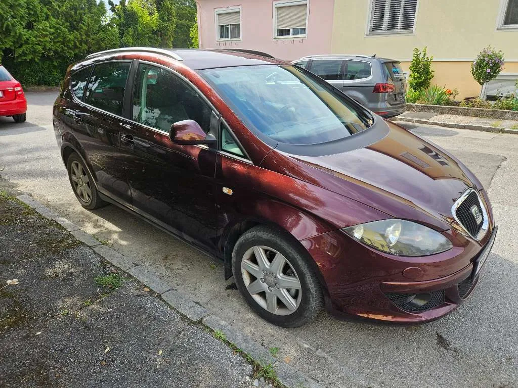 Seat Altea XL Stylance 1,9 TDi DPF DSG Kombi / Family Van, 2008, 115. ...
