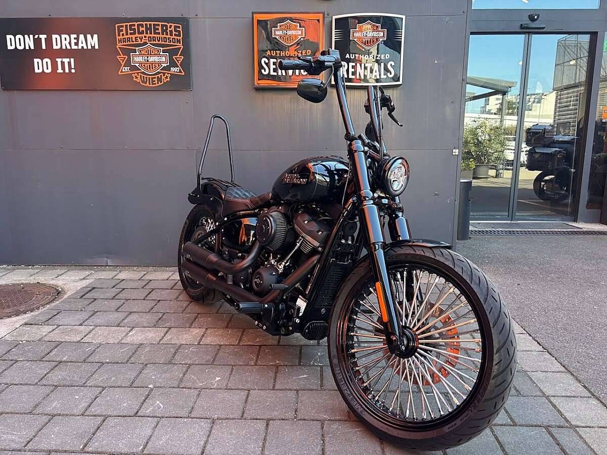 Harley-Davidson Softail Street Bob FXBB Chopper / Cruiser - willhaben