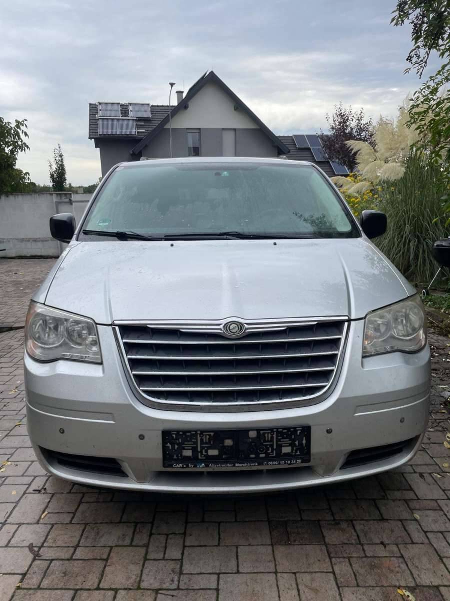 Chrysler Voyager Grand Voyager LX 2,8 CRD Aut. Kombi / Family Van, 2011 ...