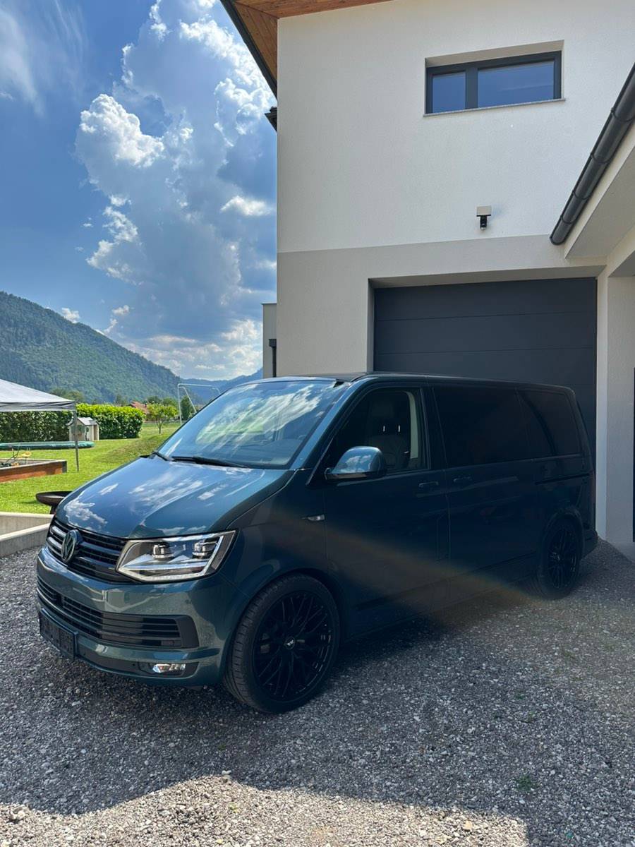 VW T6 VW T6 Multivan Highline 4Motion Kombi / Family Van, 2017, 188.000 ...