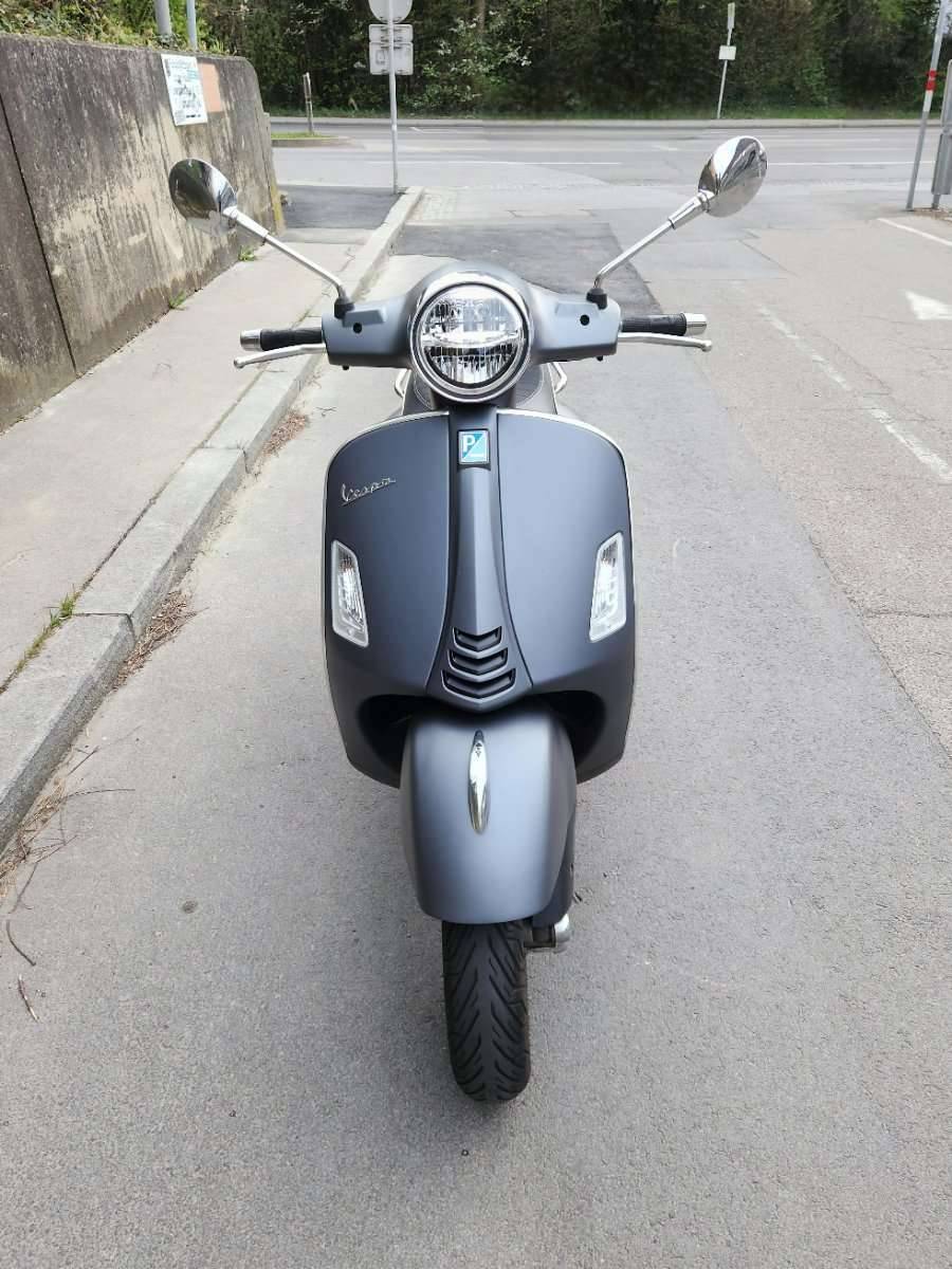 Vespa GTS 300 Super Sport Roller / Scooter - willhaben