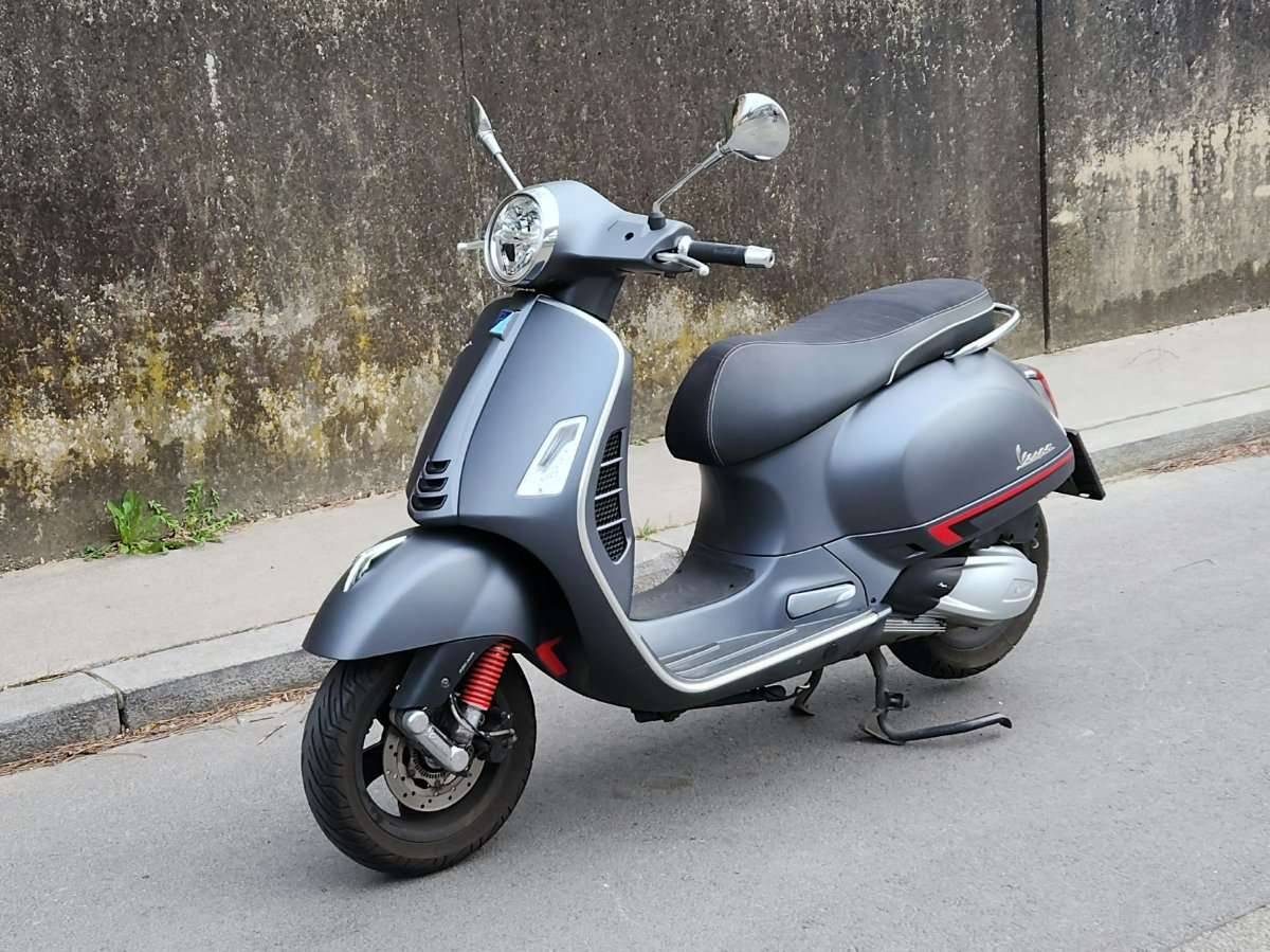 Vespa GTS 300 Super Sport Roller / Scooter - willhaben