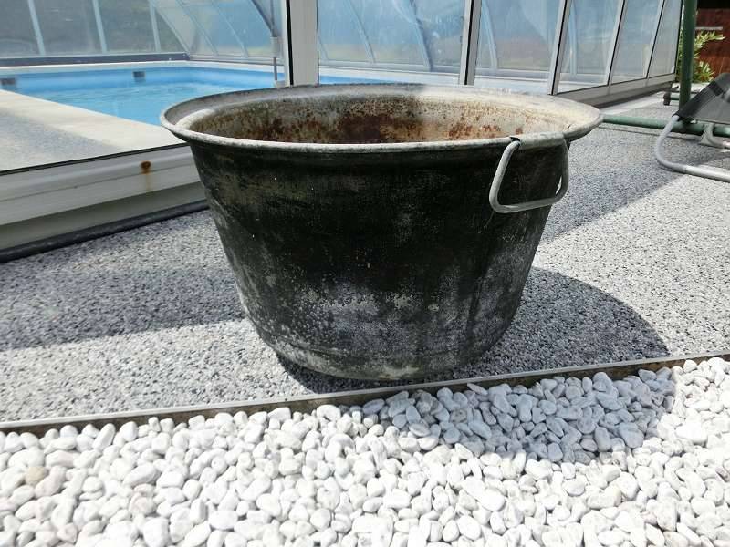Großer Kessel als Gartendeko (Dm 55 Cm, Höhe 35 cm), € 40,- (7400 ...