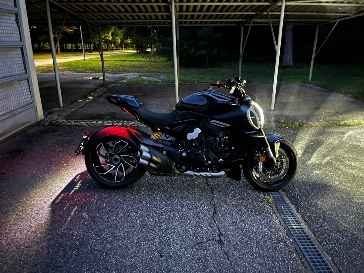 Ducati Diavel V4 Chopper / Cruiser - willhaben
