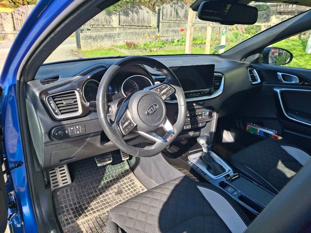 KIA Ceed SW 1,6 CRDi SCR ISG GT-Line DCT Aut. Kombi / Family Van, 2020 ...