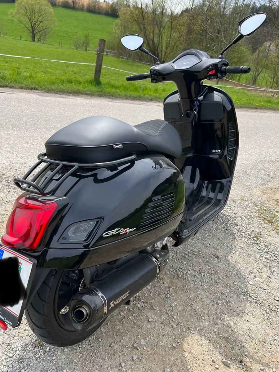 Vespa GTS 300 ABS Roller / Scooter - willhaben
