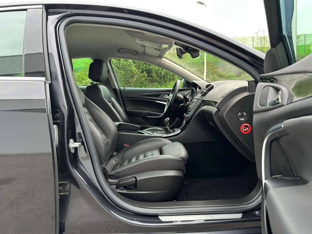 Opel Insignia 2,0 Turbo 220PS*4x4-Allrad*Leder*Xenon* Limousine, 2009 ...