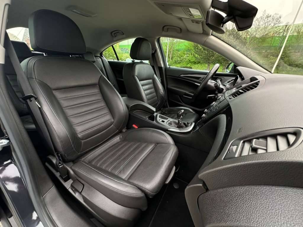 Opel Insignia 2,0 Turbo 220PS*4x4-Allrad*Leder*Xenon* Limousine, 2009 ...