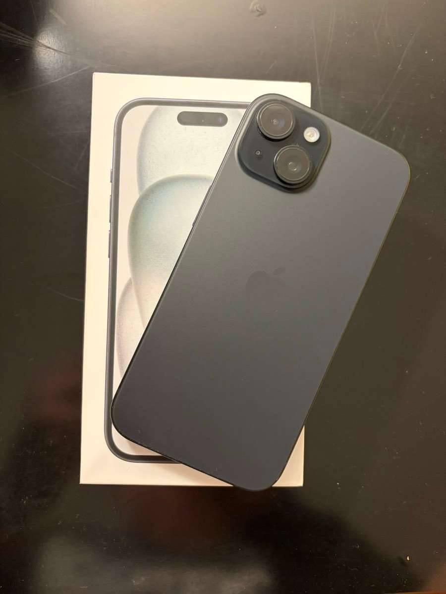 Apple iPhone 15, 128 GB, Schwarz - Top Zustand!, € 450,- (1100 Wien ...