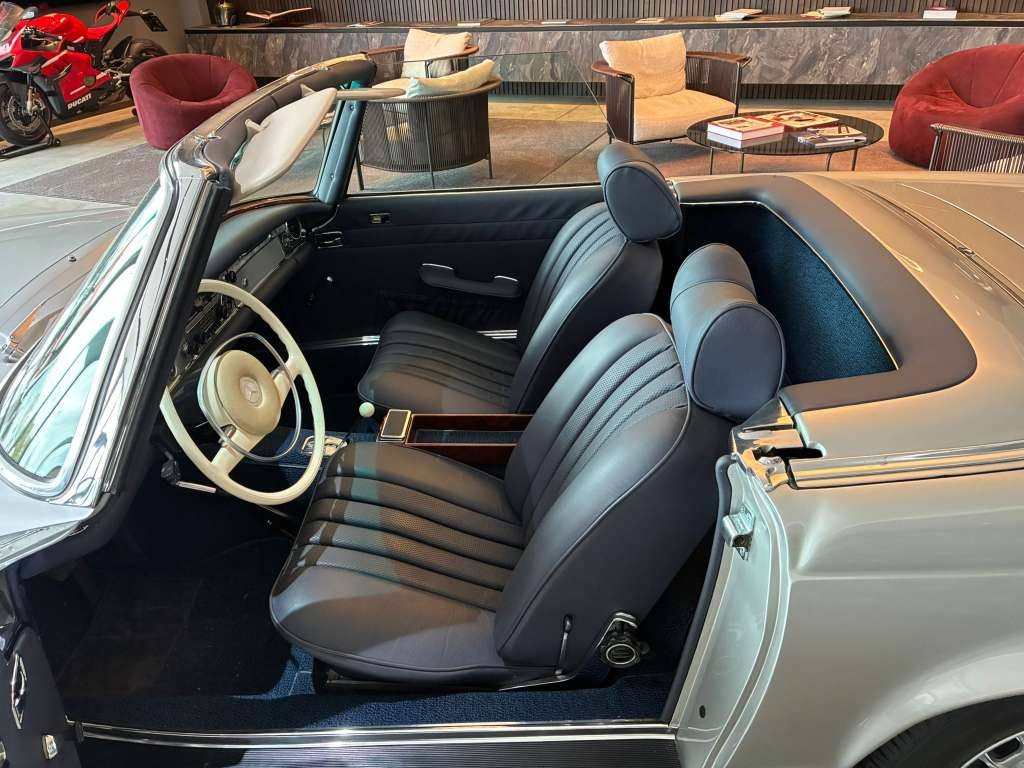 Mercedes-Benz SL-Klasse 280SL Cabrio / Roadster, 1968, 1.000 km, € 159. ...