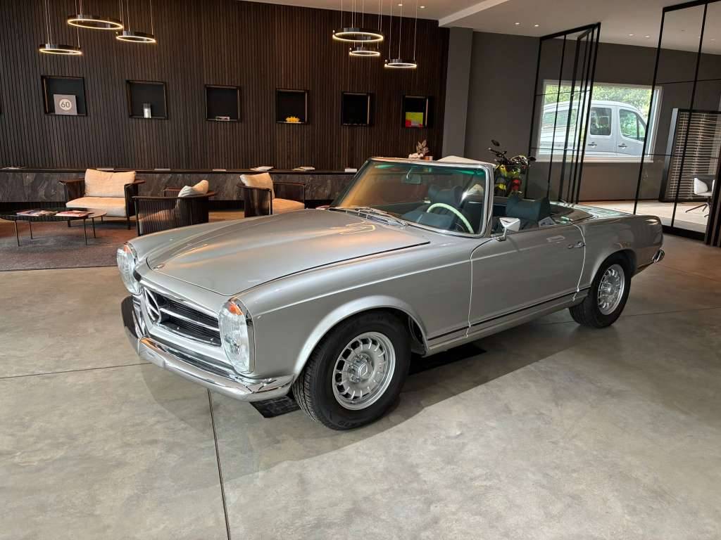 Mercedes-Benz SL-Klasse 280SL Cabrio / Roadster, 1968, 1.000 km, € 159. ...
