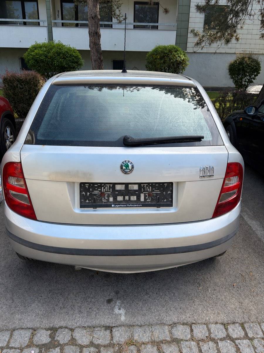 Skoda Fabia Klein-/ Kompaktwagen, 2000, 204.431 km, € 800,- - willhaben