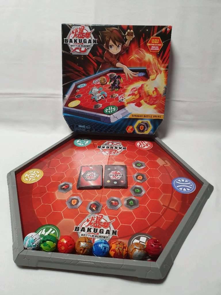 BAKUGAN Battle Planet Arena + 8 Bakugan Figuren, € 30,- (5310 Sankt ...