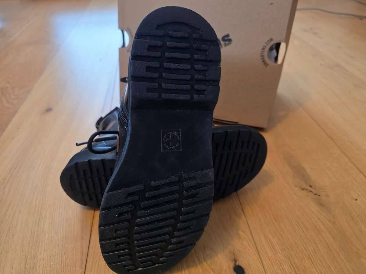 Dr Martens Black Rainbow Gr34, € 30,- (9500 Villach) - willhaben