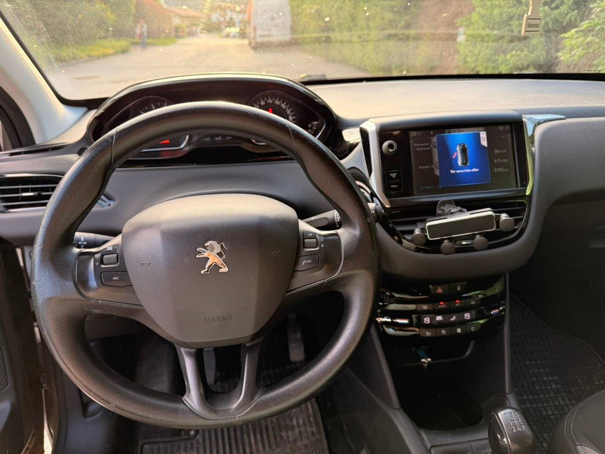 Peugeot 208 ACT VTI 95 5T Klein-/ Kompaktwagen, 2012, 183.529 km, € 2. ...
