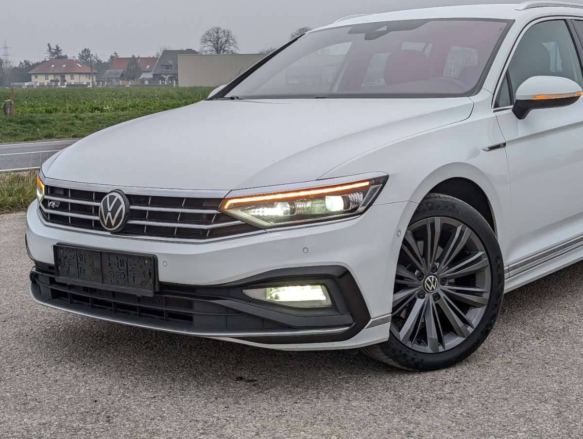 VW Passat R-Line/IQ-Matrix-LED/Facelift/2.0TDI/DSG7+1/Leder/ Kombi ...