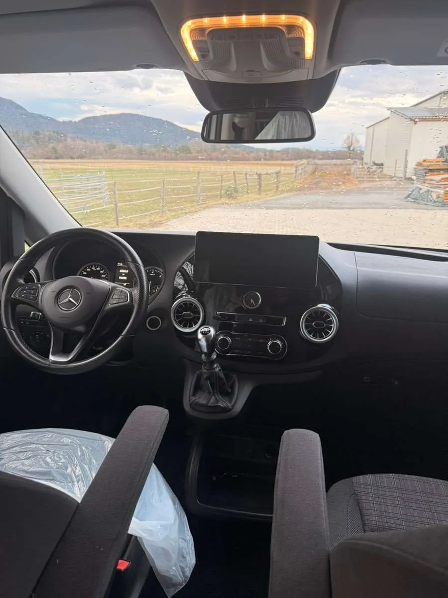 Mercedes-Benz Vito Tourer Kombi / Family Van, 2021, 96.000 km, € 21.999 ...