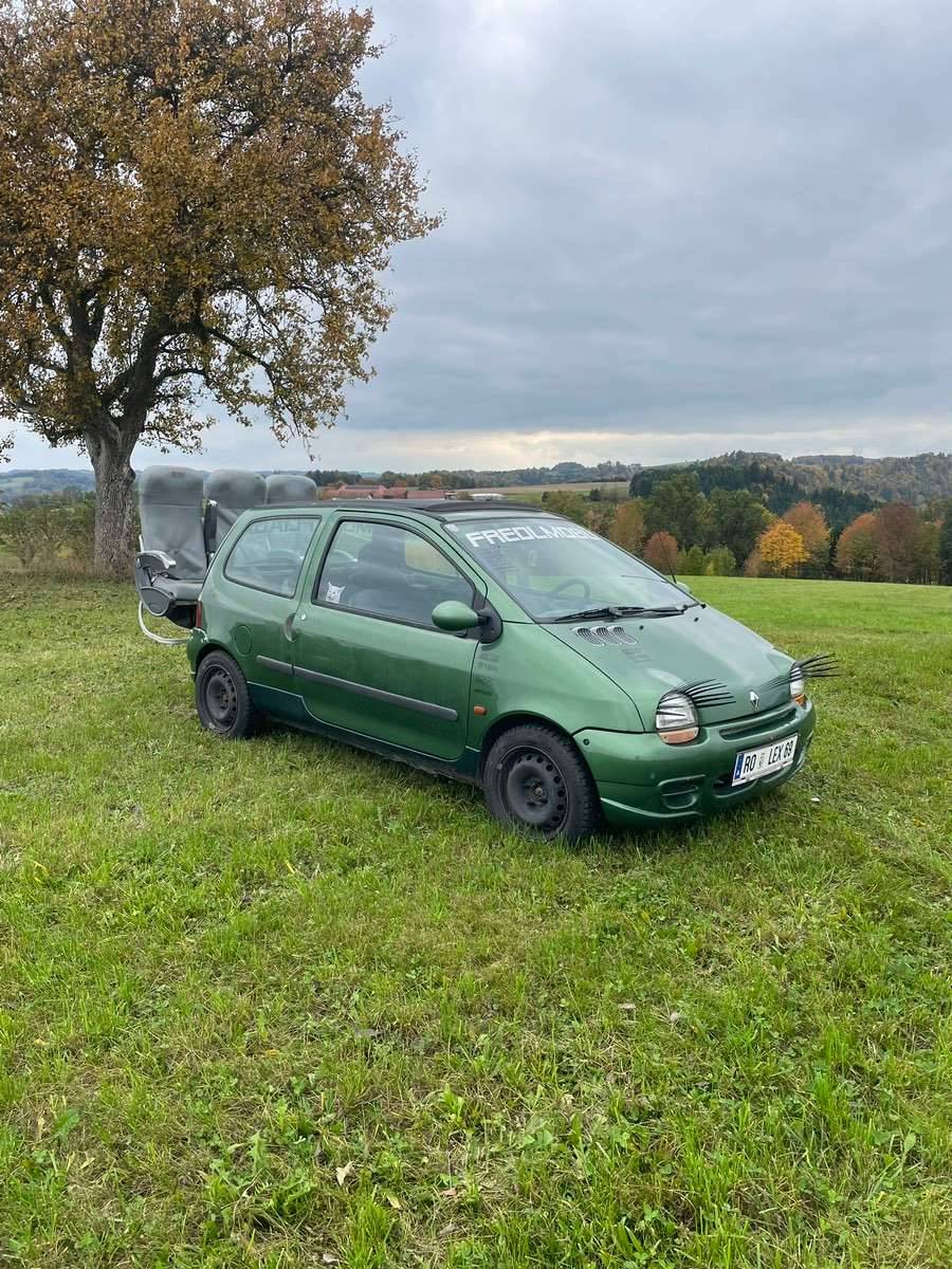 Renault Twingo 1,2 7Sitzer Sonderedition Marder "Fredl" Limousine, 1999 ...