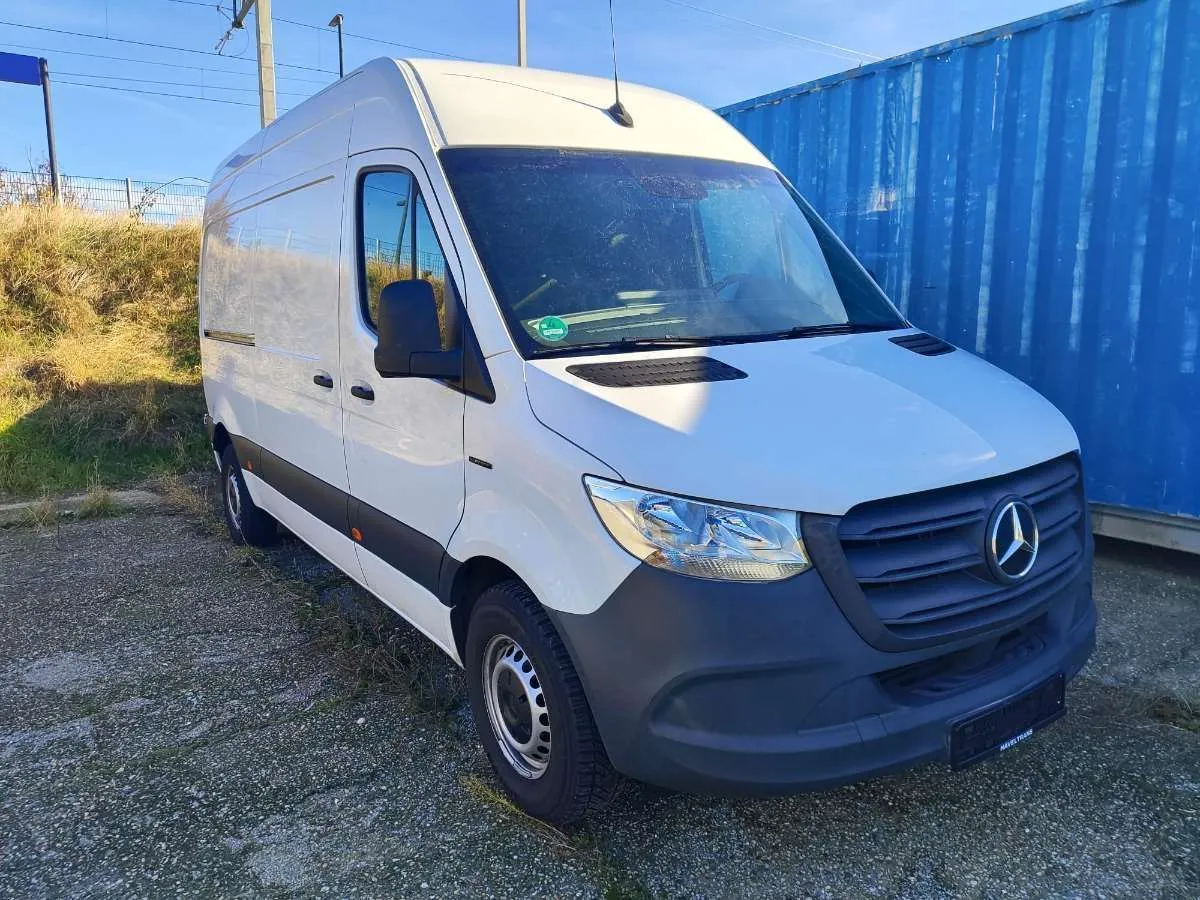 Mercedes-Benz Sprinter eSprinter Front 47kWh 3,5t / 3.924 mm ...