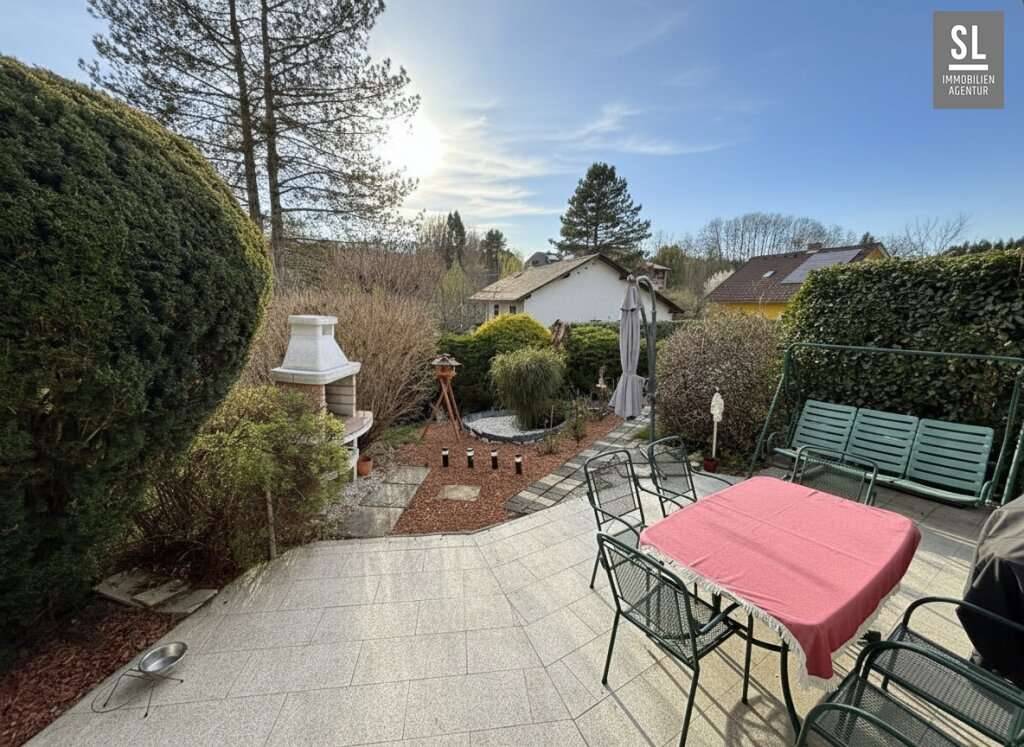 Großer Pool - PV Anlage - schöne Gartenanlage - DER besondere Bungalow ...