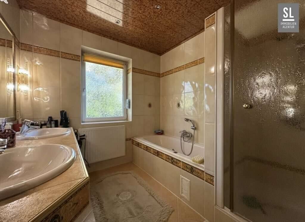 Großer Pool - PV Anlage - schöne Gartenanlage - DER besondere Bungalow ...