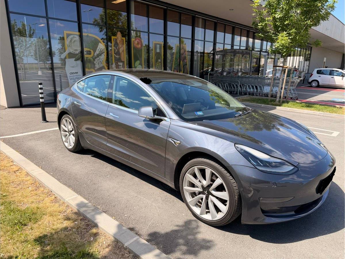 Tesla Model 3 Long Range Limousine, 2019, 139.352 km, € 17.500 ...