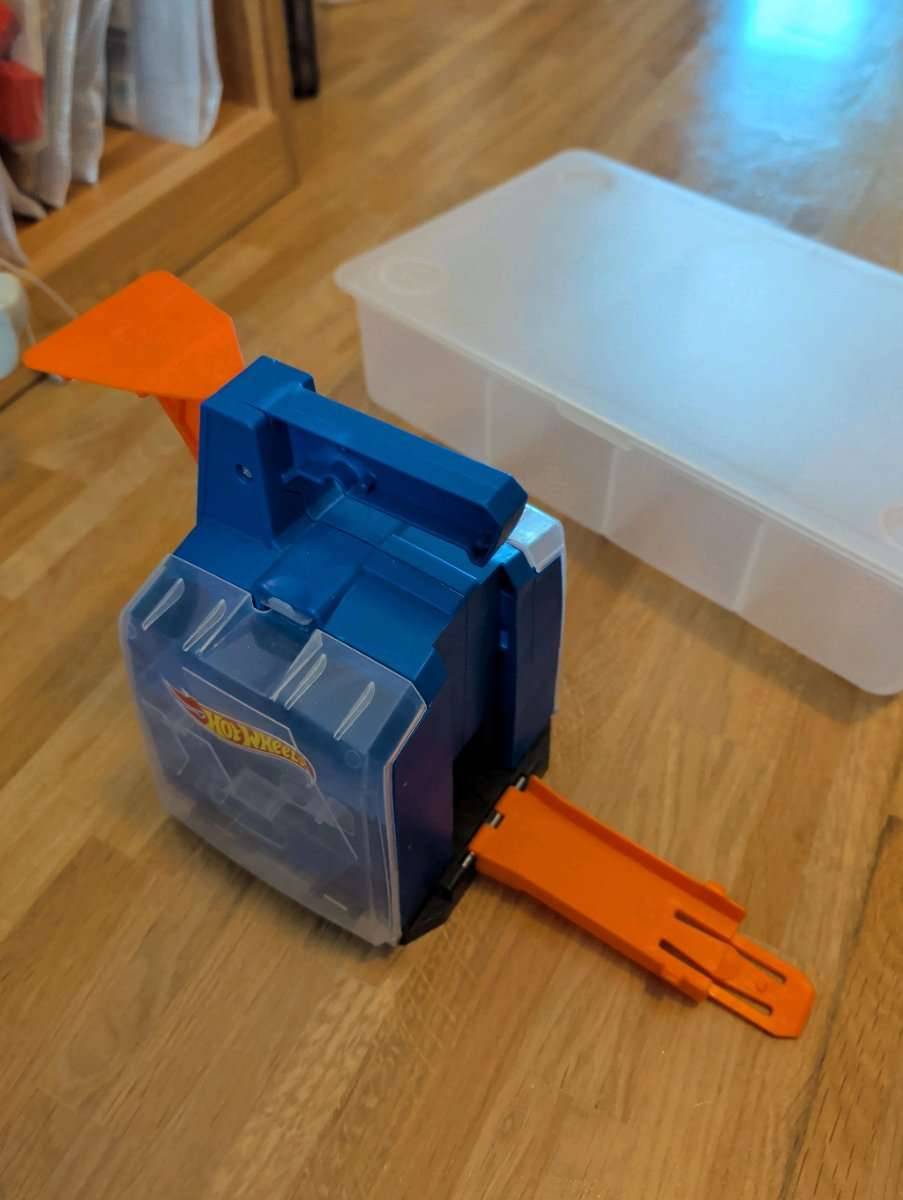 Hot Wheels Rennstarter Garage Transport Box, € 10,- (8051 Gösting ...