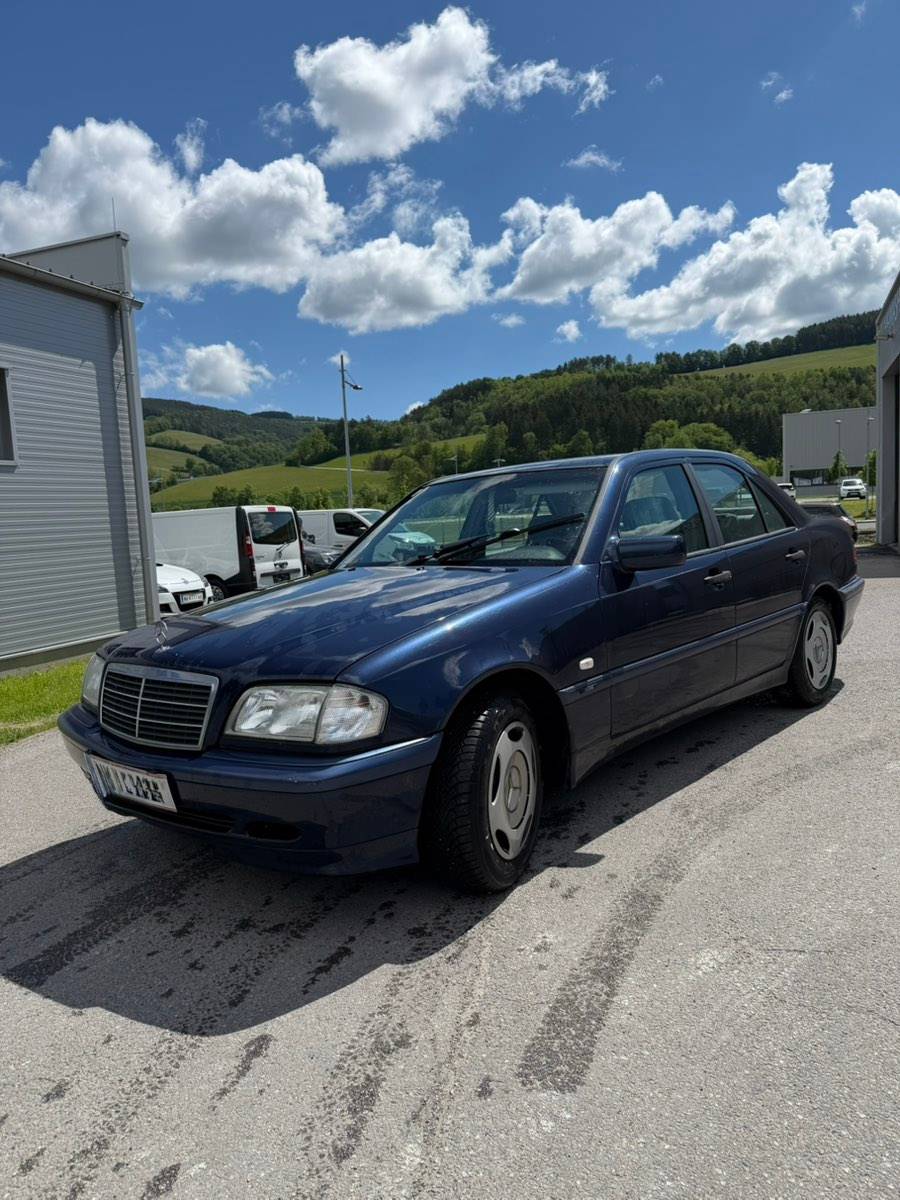 Mercedes-Benz C-Klasse C180 Classic Limousine, 1999, 192.128 km, € 1. ...