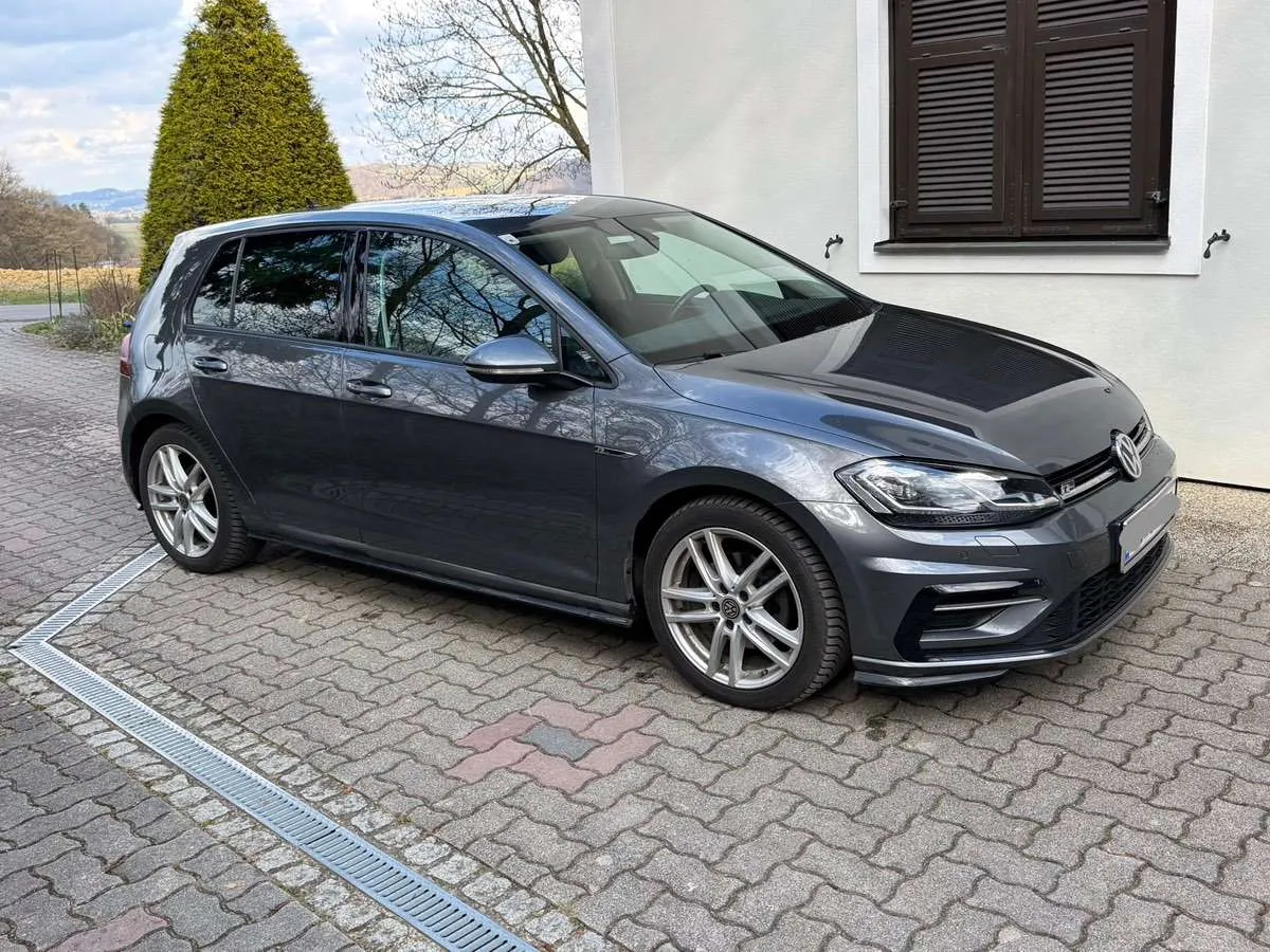 VW Golf VW Golf 7 - 1,6 TDI DSG - R-Line - Indium Grey Limousine, 2017 ...