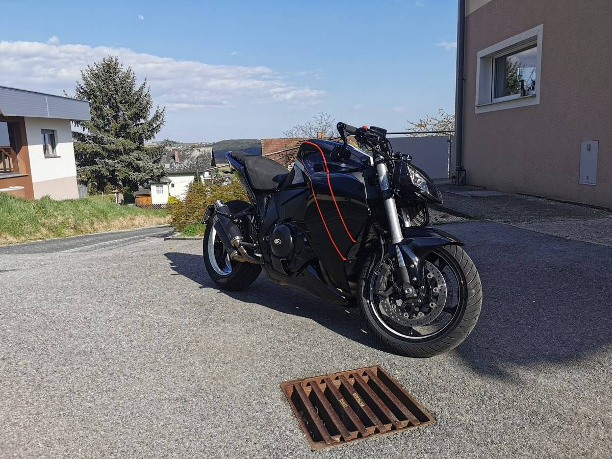 Honda VFR 1200 F RC63 / Streetfighter / Custom / Umbau Naked Bike ...