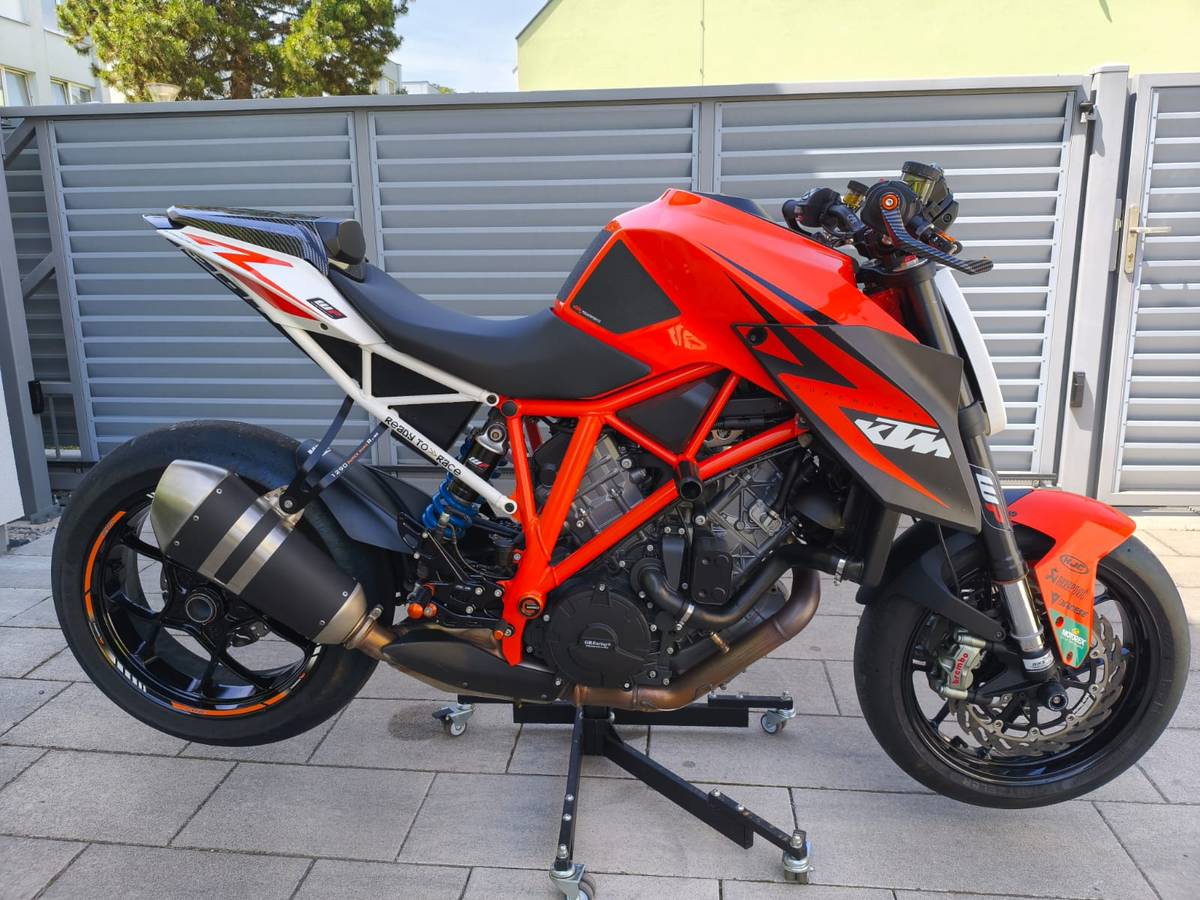 KTM 1290 Superduke 1290 r Rennsport / Rennstrecke - willhaben