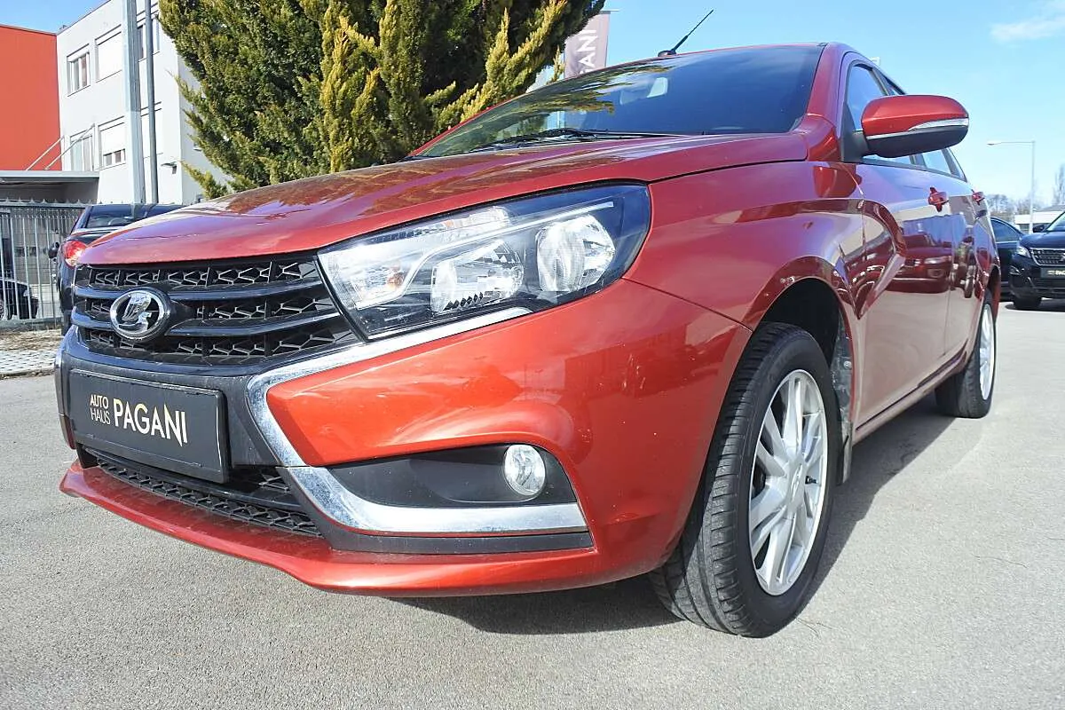 Lada Vesta Lada Vesta 1,6 Luxus Aut./NAVI/KAMERA/1.BESITZ Limousine ...