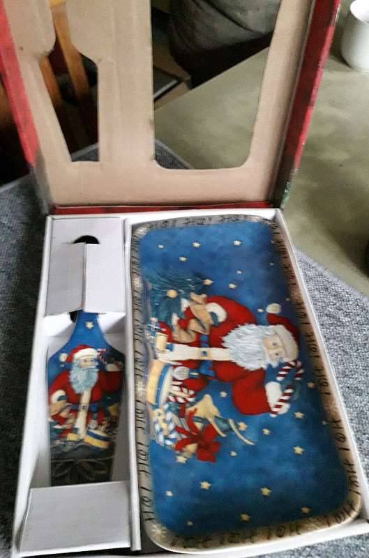 Keks/ Kuchenplatte mit Tortenheber Set, € 10,- (4692 Niederthalheim ...