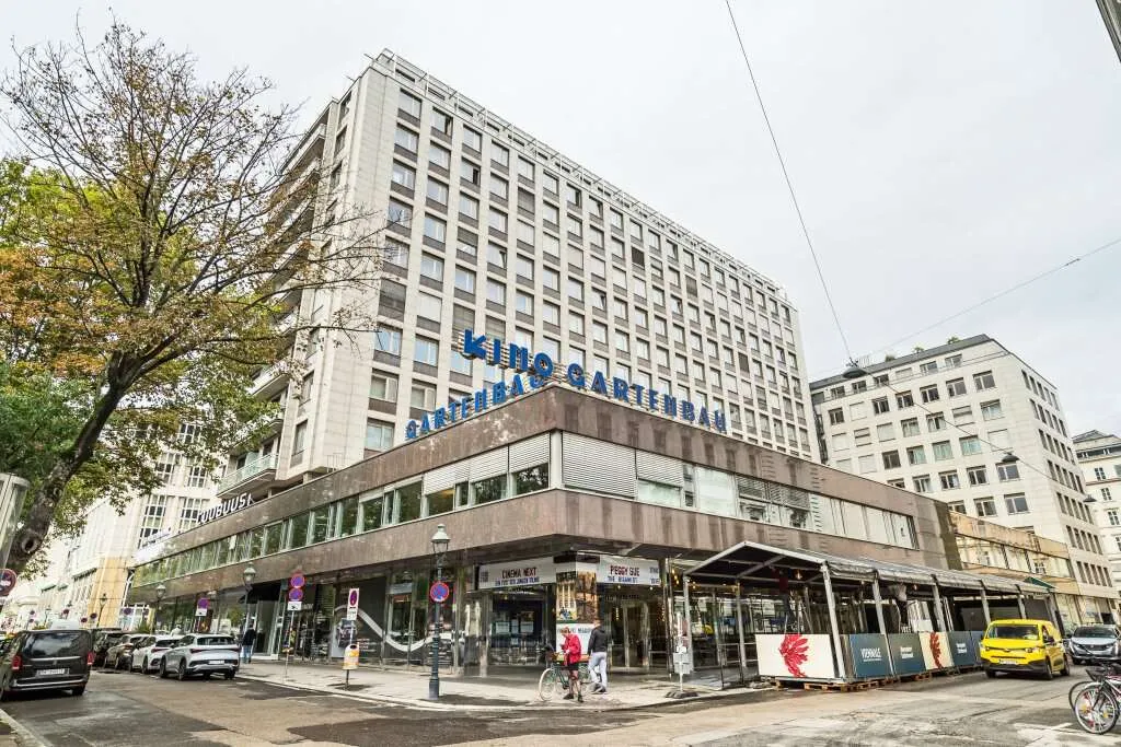 Trendig, schick, voll möbliert, mit Garage und Concierge in Top Lage in ...