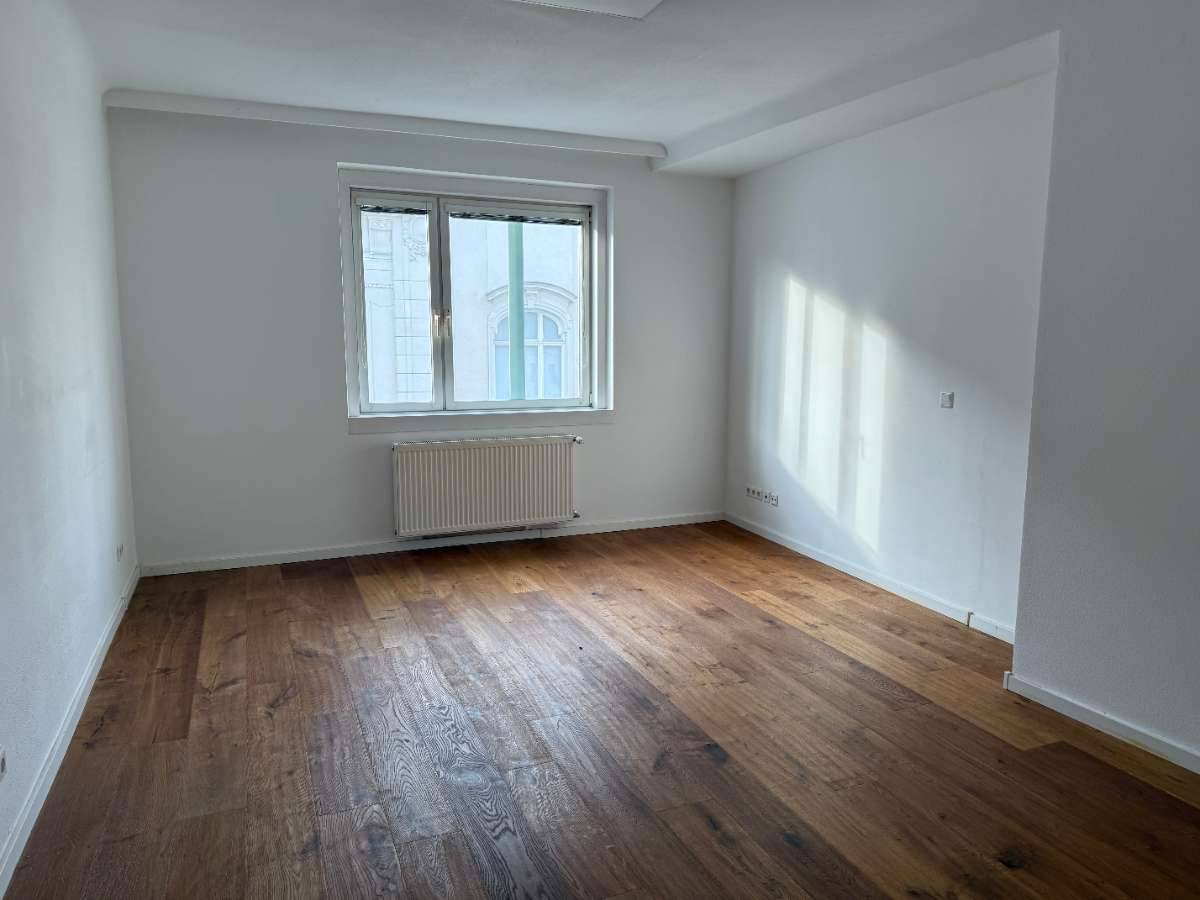Provisionsfrei! Sehenswerte, sonnige 2 Zimmer Wohnung in allerbester ...