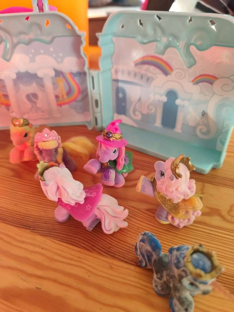 My Little Pony Haus ink. Ponys, € 10,- (4600 Wels) - willhaben
