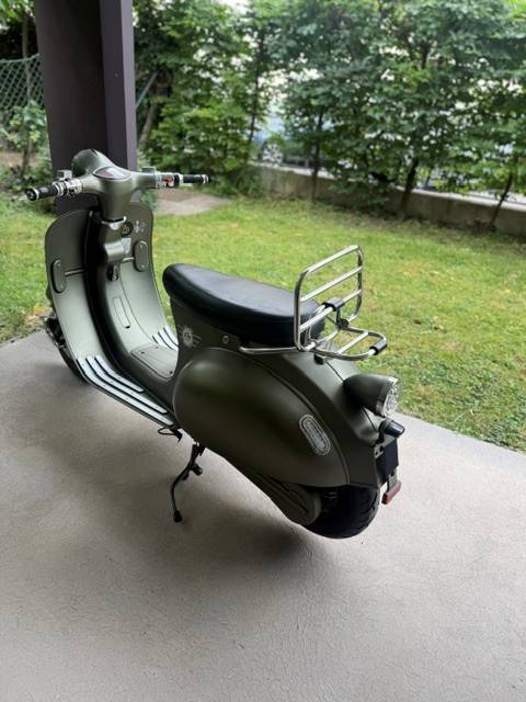 Vespa Elettrica SAKURA EV2000 Moped / Mofa - willhaben