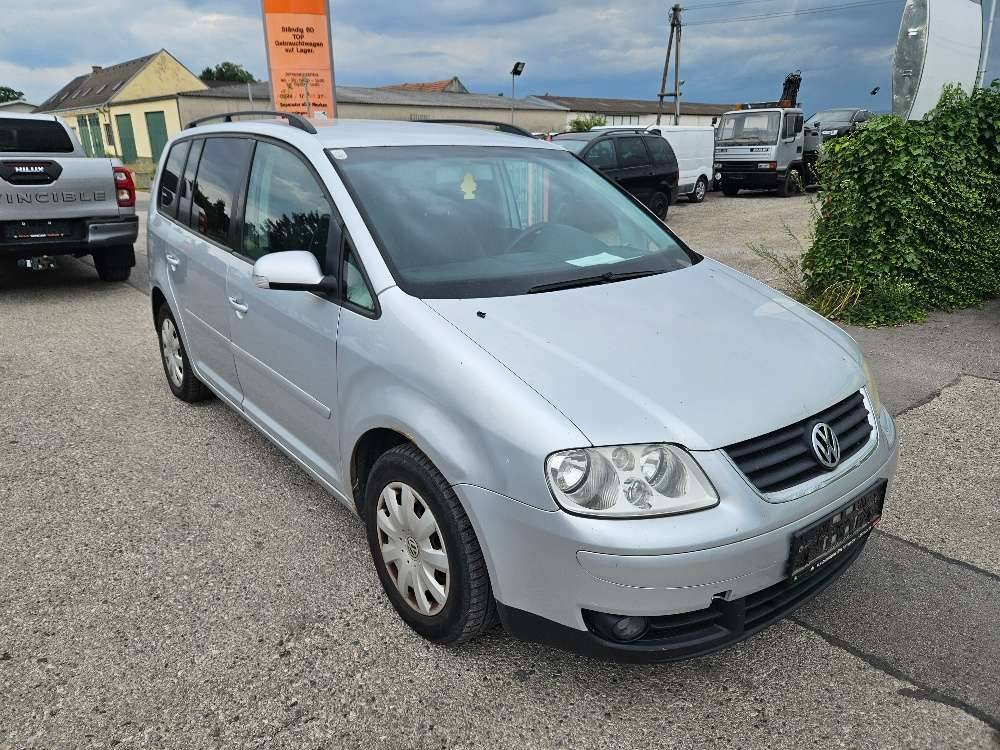 VW Touran 1,9 TDI Kombi / Family Van, 2004, 350.563 km, € 800,- - willhaben