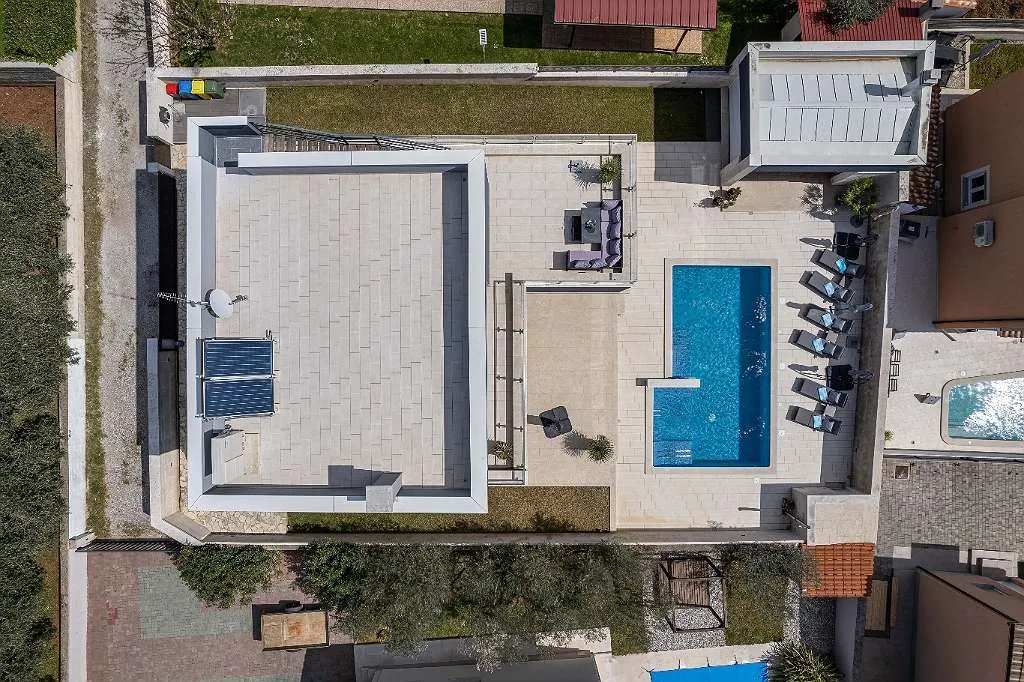 Neues Haus mit Pool, Pula, in der Nähe von Medulin | Jadreski, 147 m² ...
