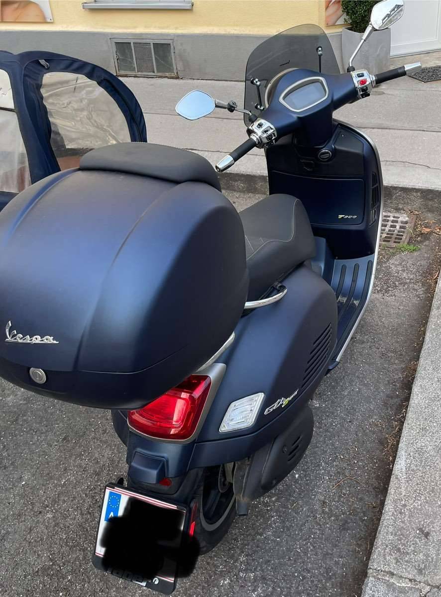 Vespa GTS 300 Sport Roller / Scooter - willhaben