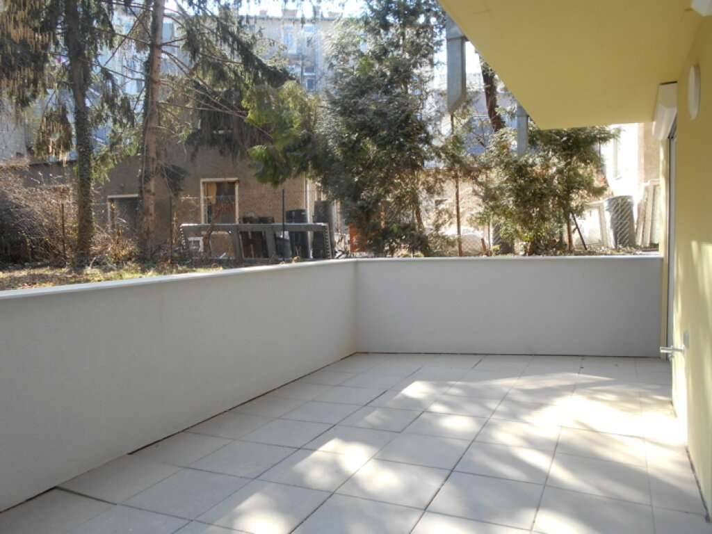 Sonnige, hochwertig sanierte 2ZI mit Terrasse in zentraler Lage, € 228. ...