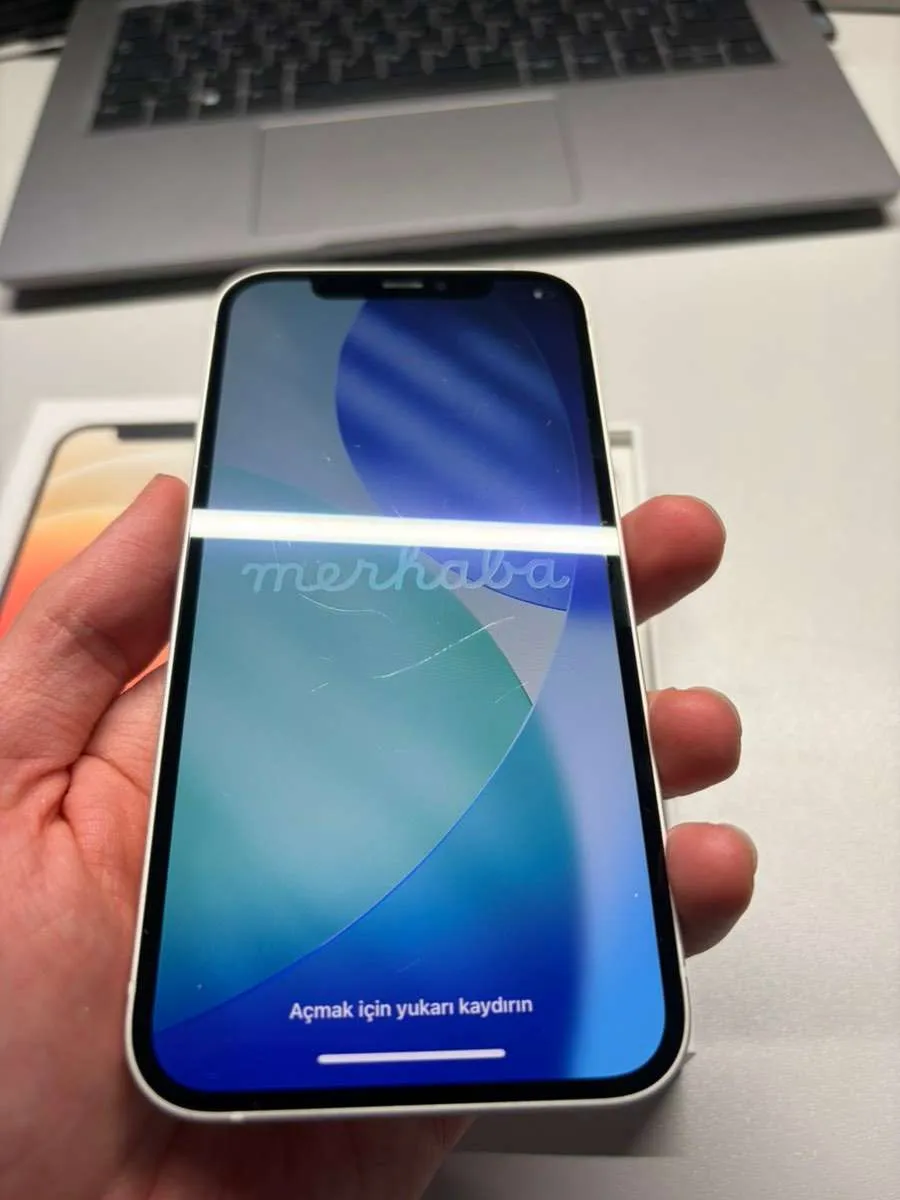 Apple iPhone 12 256 GB Weiß, € 200,- (5071 Salzburg) - willhaben