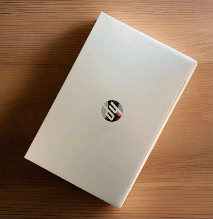 Neuwertiger Hp laptop Ryzen 7 8krene_ Amd grafik_ Ram 24gb_ 500gb ssd ...